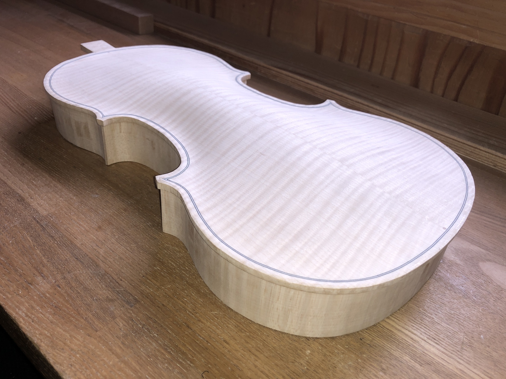 F. Garimberti, 1925 モデル: 裏板の裏彫: こばやしヴァイオリン工房