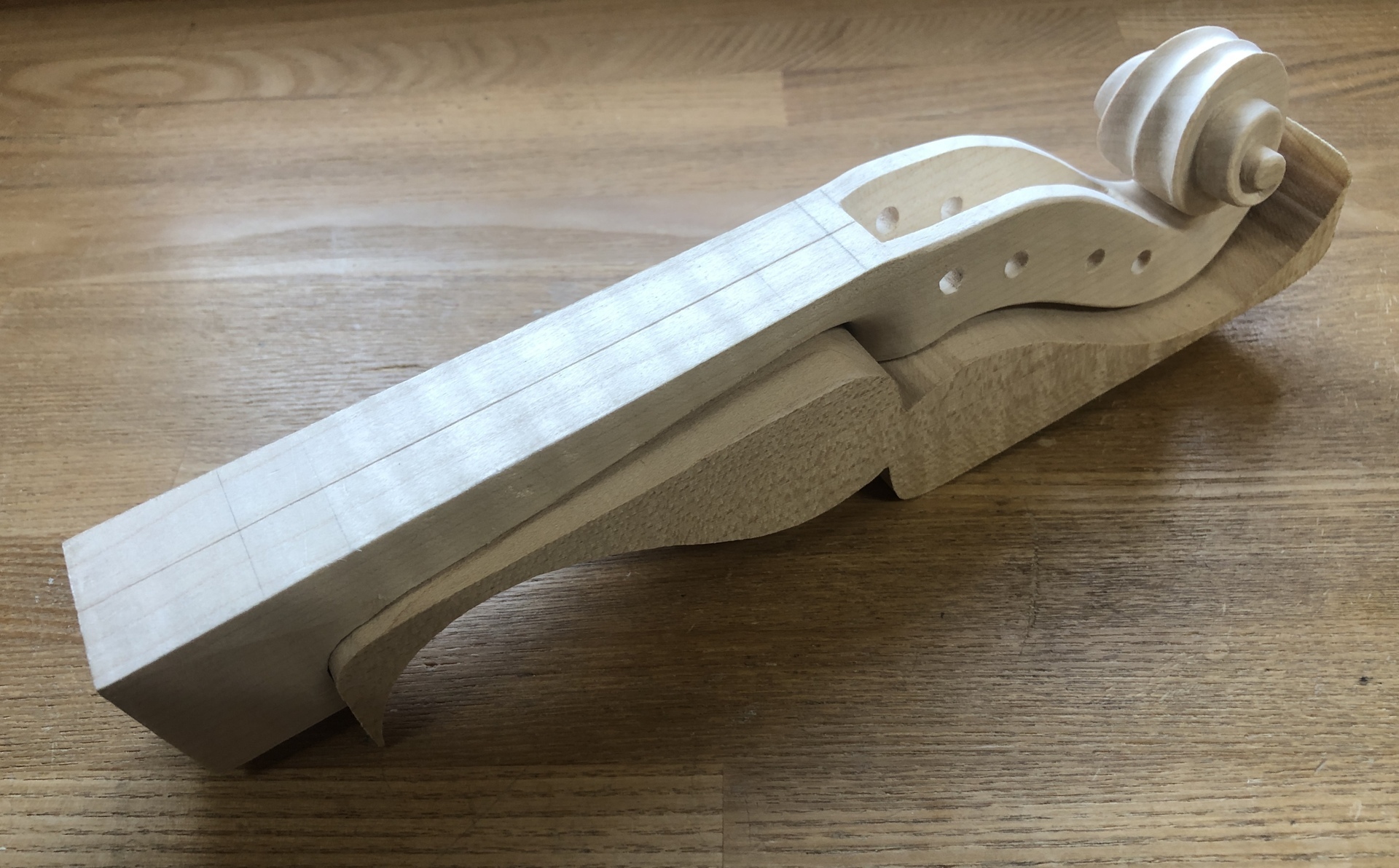 F. Garimberti, 1925 モデル“Marzia”: スクロール作製: こばやしヴァイオリン工房